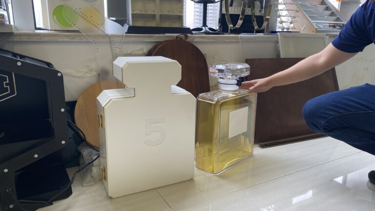 🌬️ How to Display Perfume Bottles Creatively in Retail - Custom POP ...