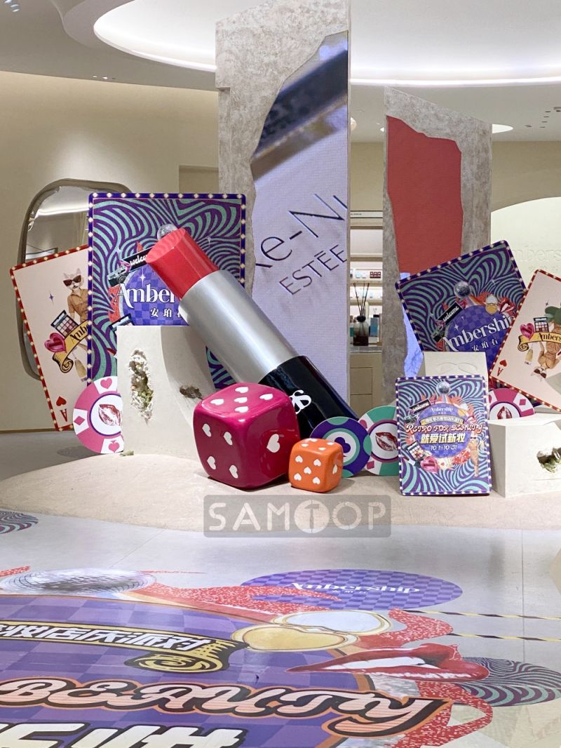 When Scale Speaks Luxury: The Psychology of Oversized Props in Retail